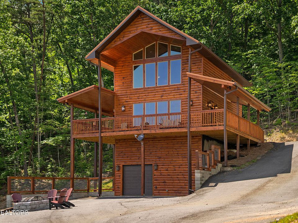 3236 Laughing Pine Ln, Sevierville, TN 37862 | MLS #1267082 | Zillow