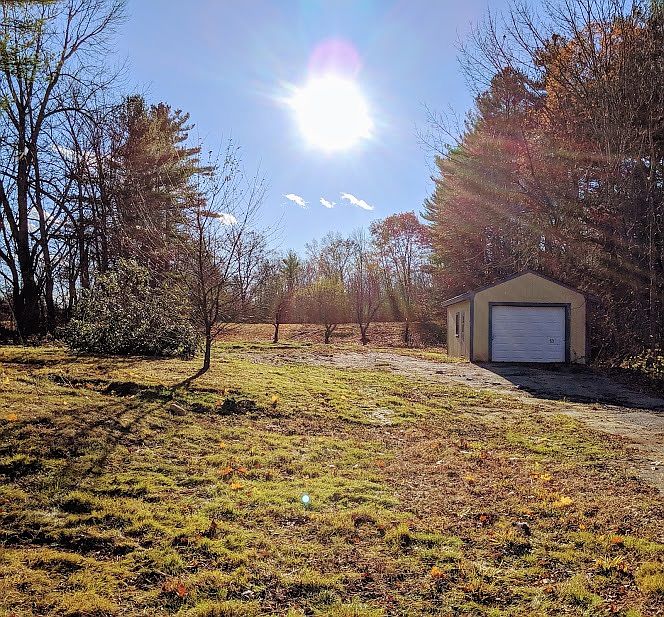 29 Stoneham Rd, Sanbornville, NH 03872 | Zillow