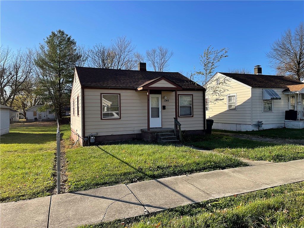 1745 E Lawrence St, Decatur, IL 62521 | Zillow