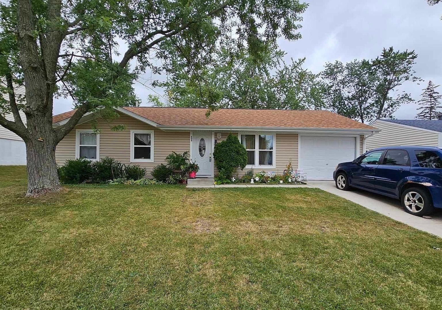 609 Pleasant Pl, Streamwood, IL 60107 | MLS #11880968 | Zillow
