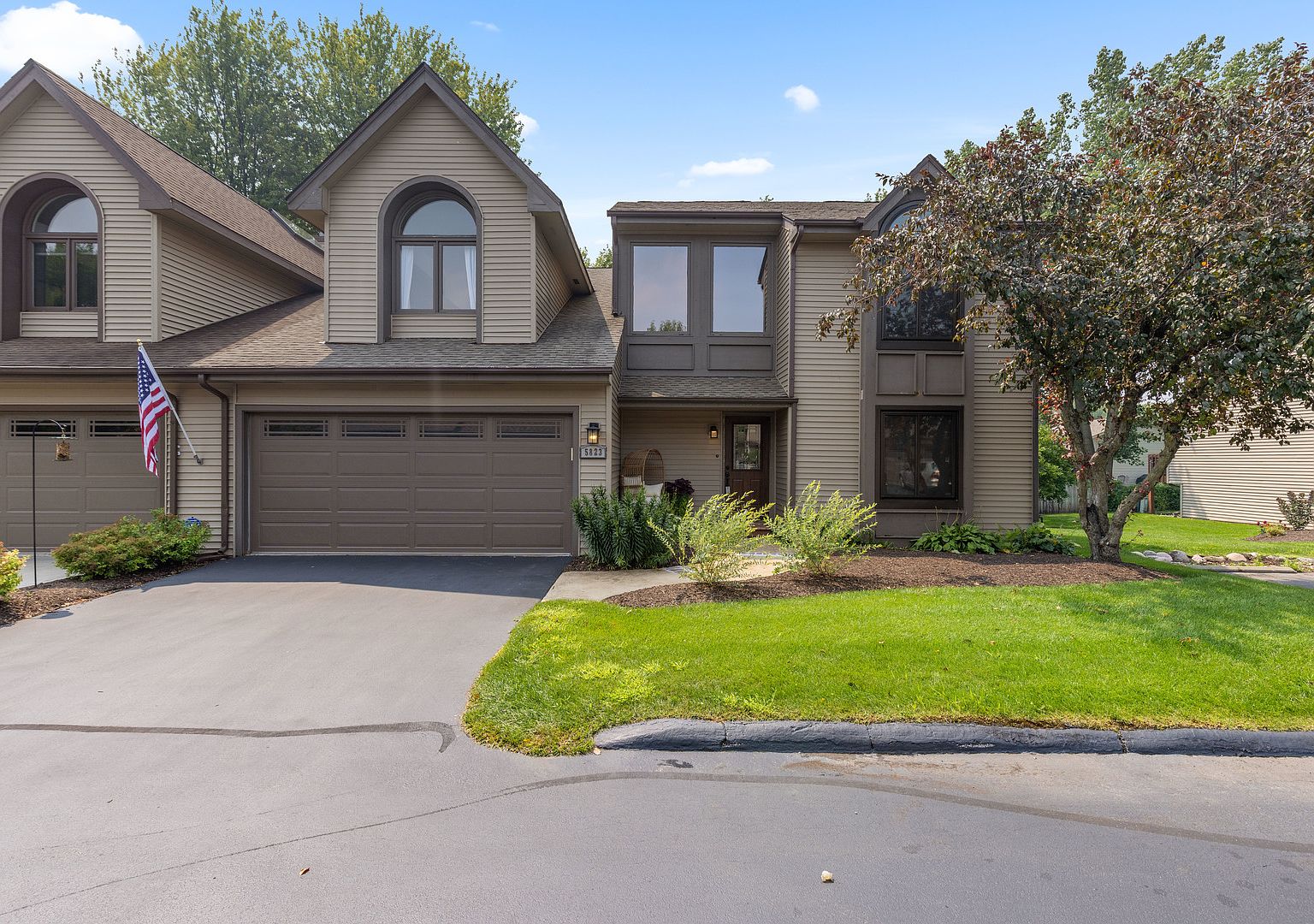 5823 Meadows Edge Close, Loves Park, IL 61111 | Zillow
