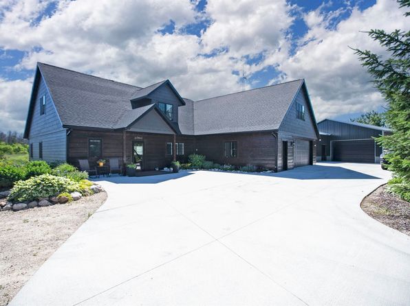 New Holstein Real Estate - New Holstein WI Homes For Sale | Zillow