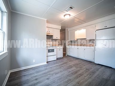 552 Mitchell St #B, Conway, AR 72034 | Zillow