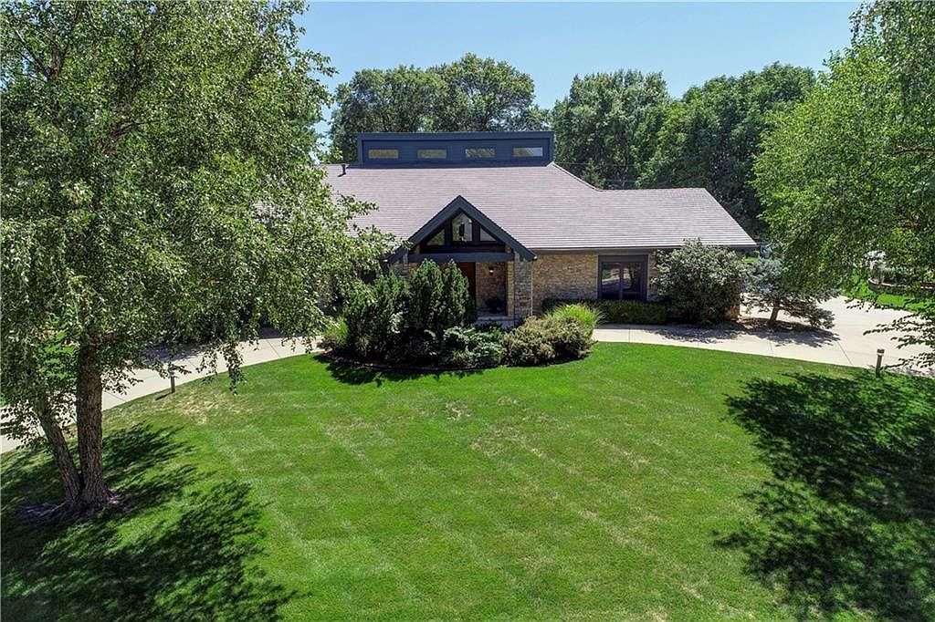12639 Juniper Cir, Leawood, KS 66209 | Zillow