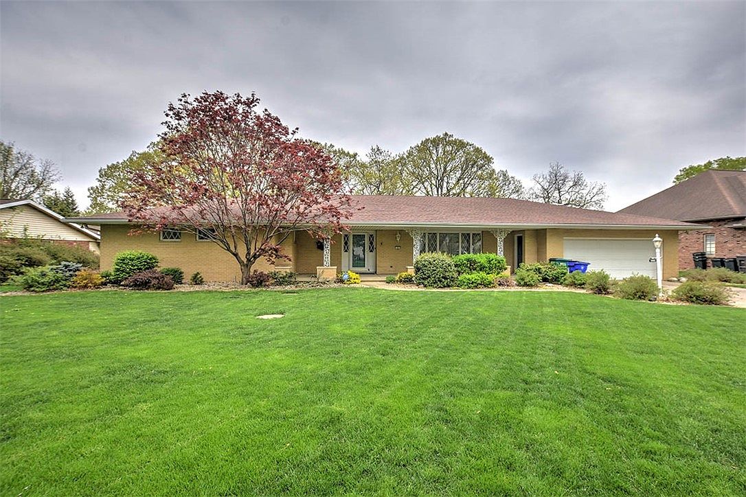 3 Sun And Fun Ct, Decatur, IL 62526 | Zillow