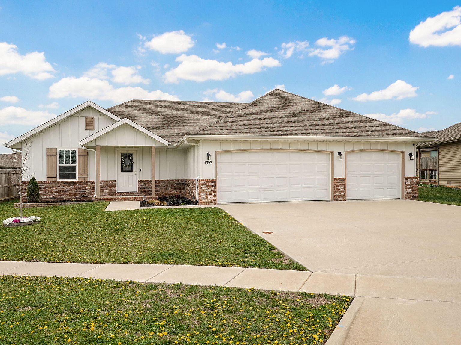 1327 S Tanner Avenue, Springfield, MO 65802 | Zillow