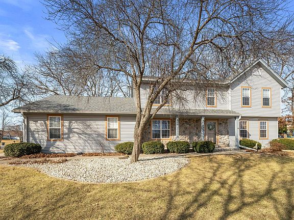 645 Two Rivers DRIVE, Mukwonago, WI 53149 | MLS #1909805 | Zillow