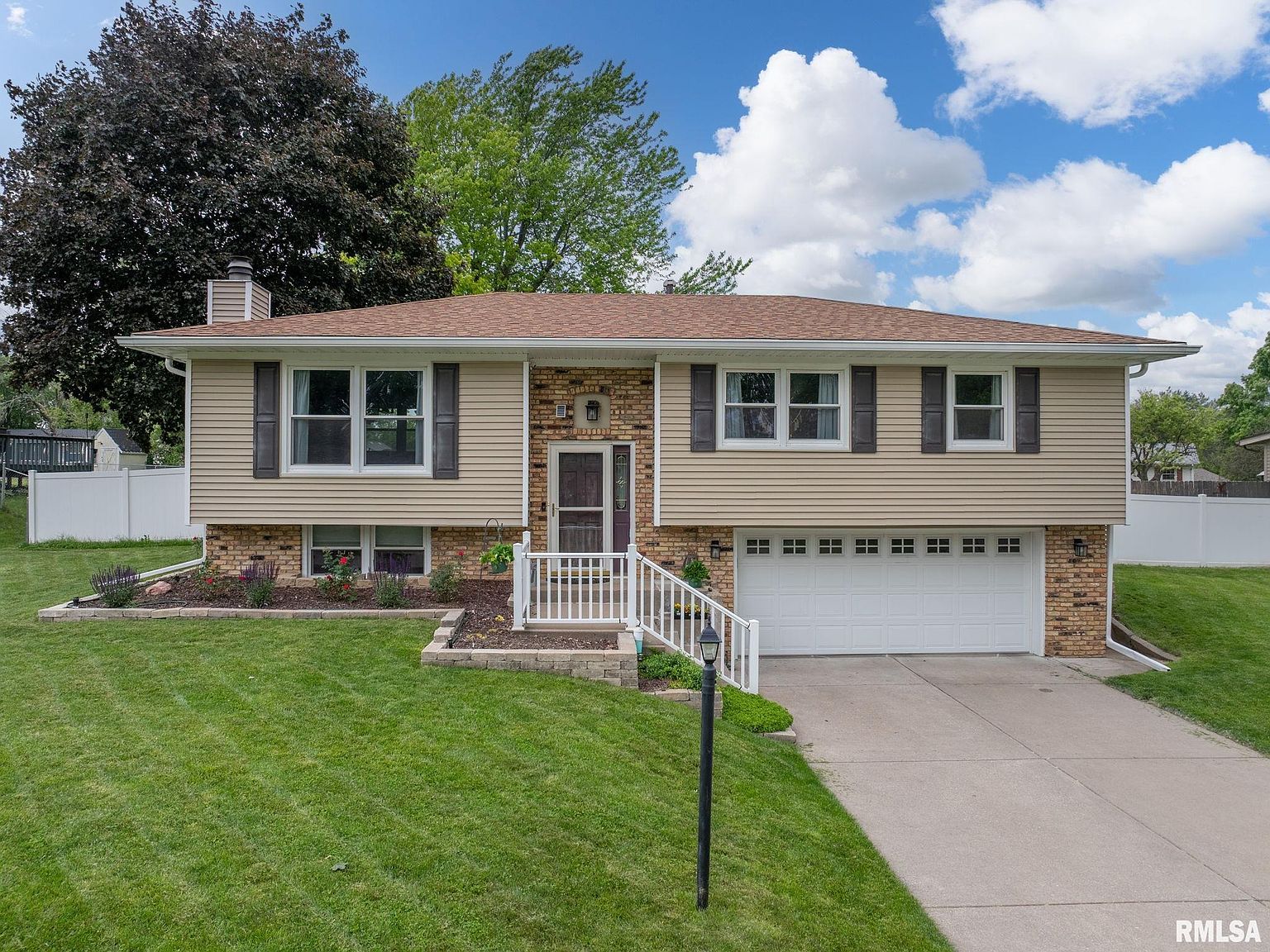 46 Park Ave, Park View, IA 52748 | Zillow