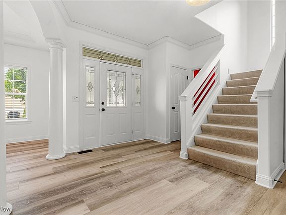 3331 Crown Pointe Dr, Stow, OH 44224 | Zillow