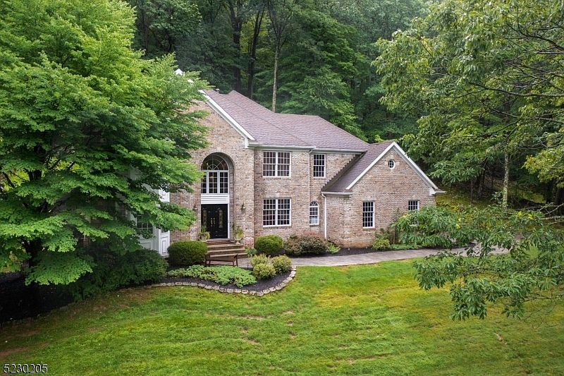 10 Rocky Glen Way, Lebanon, NJ 08833 | Zillow