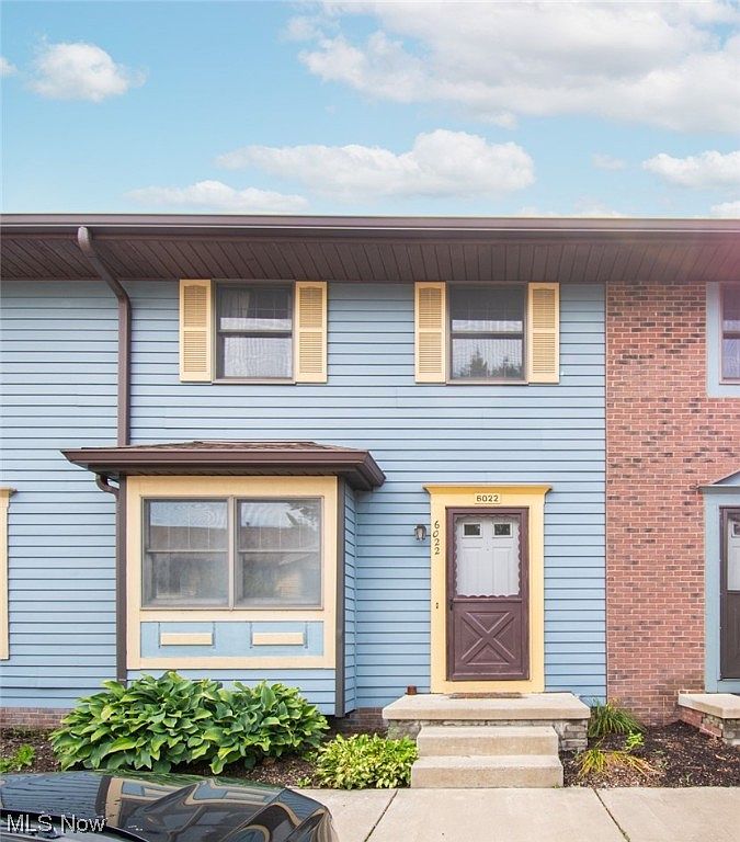 6022 Applecrest Ct, Youngstown, OH 44512 | Zillow
