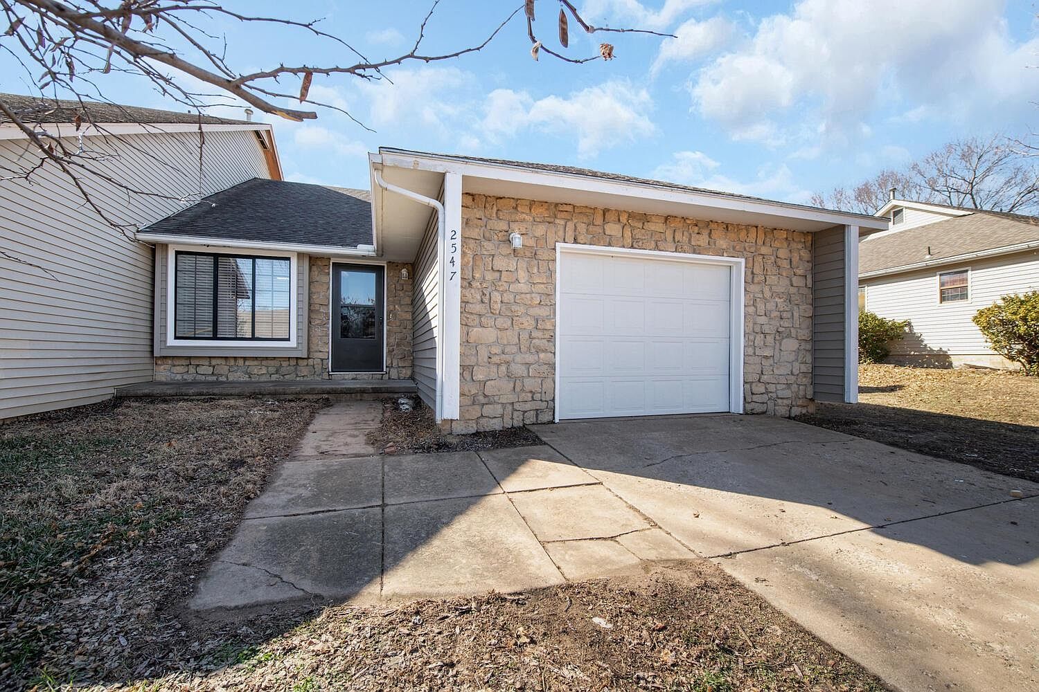2547 S Yellowstone Ct, Wichita, KS 67215 | Zillow