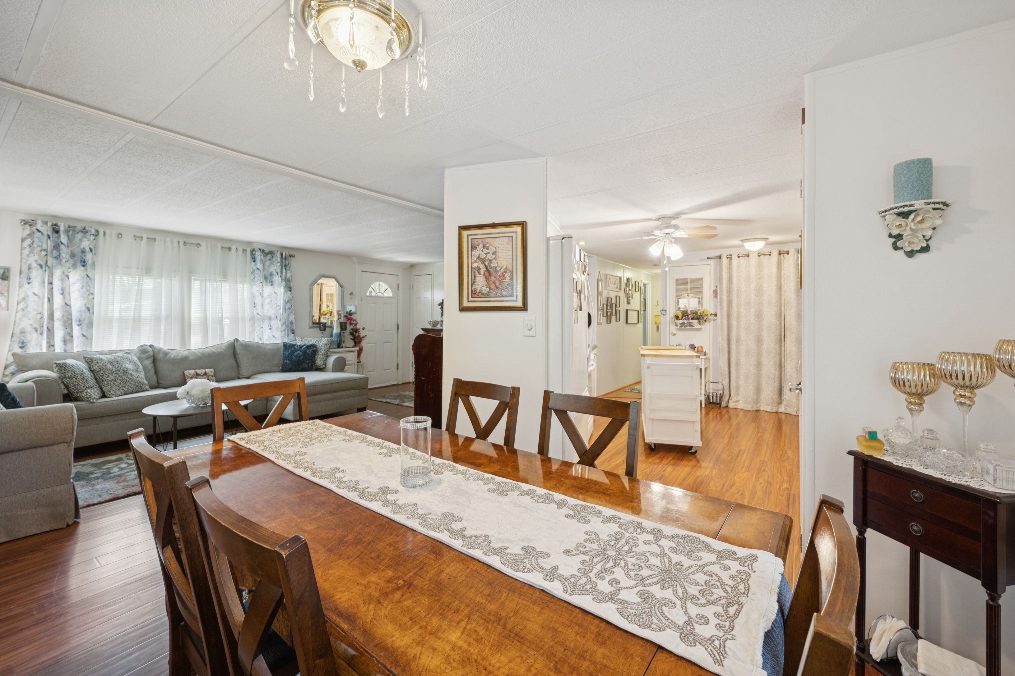 1661 Old Country Rd, Riverhead, NY 11901 | Out East