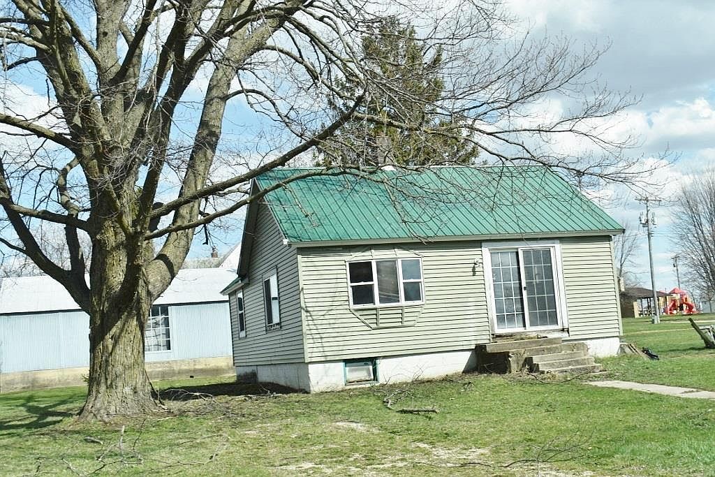 128 Clarke St N, Stanley, IA 50671 | Zillow