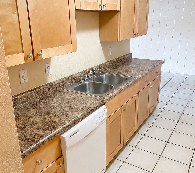 DESERT ATRIUM APARTMENTS - 8750 E Cooper St Tucson AZ | Zillow