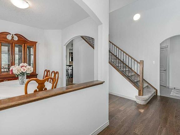 94 SE Tuscany Ridge Close NW, Calgary, AB T3L 2K6 | MLS #A2185508 | Zillow