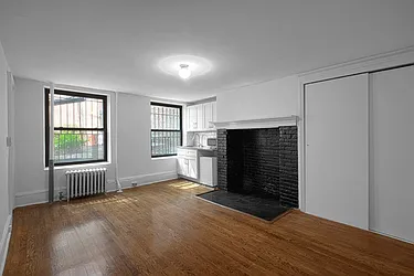 64 Perry Street in NYC: Carrie Bradshaw's Apartment | StreetEasy