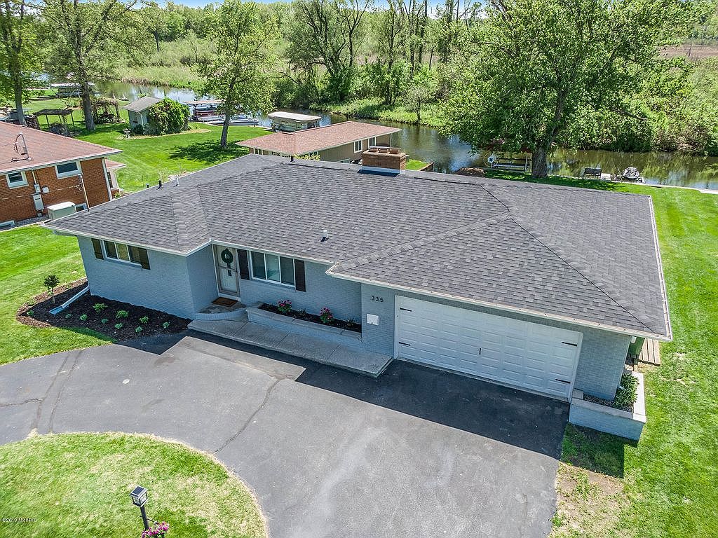 335 Lakeshore Dr, Battle Creek, MI 49015 | Zillow