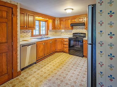 21 Long Hill Road, Raymond, NH 03077 | Zillow