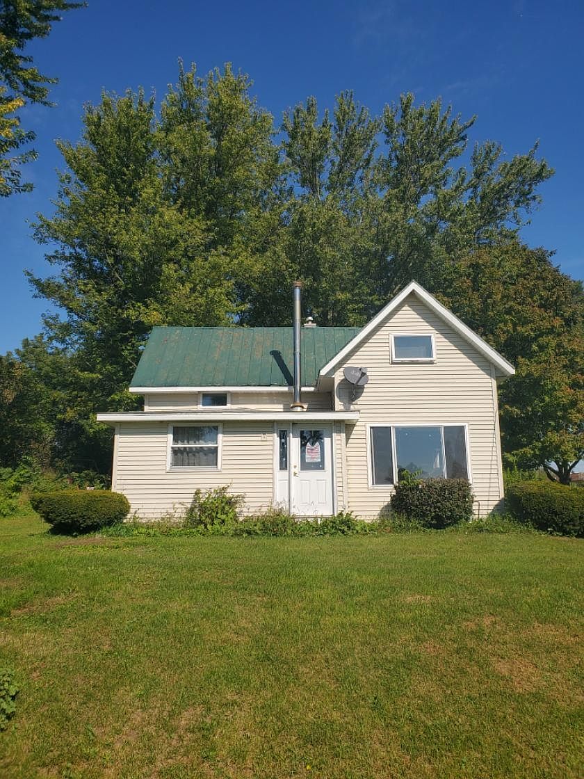 1952 E Factory Rd, Dakota, IL 61018 | Zillow