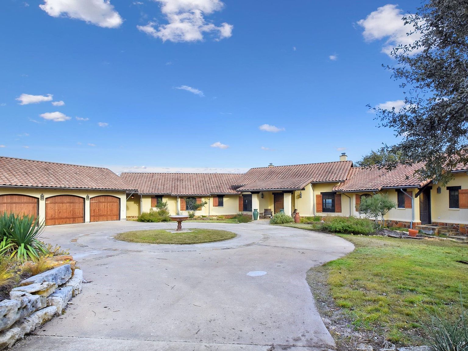 304 E Sunset Drive, Johnson City, TX 78636 | Zillow