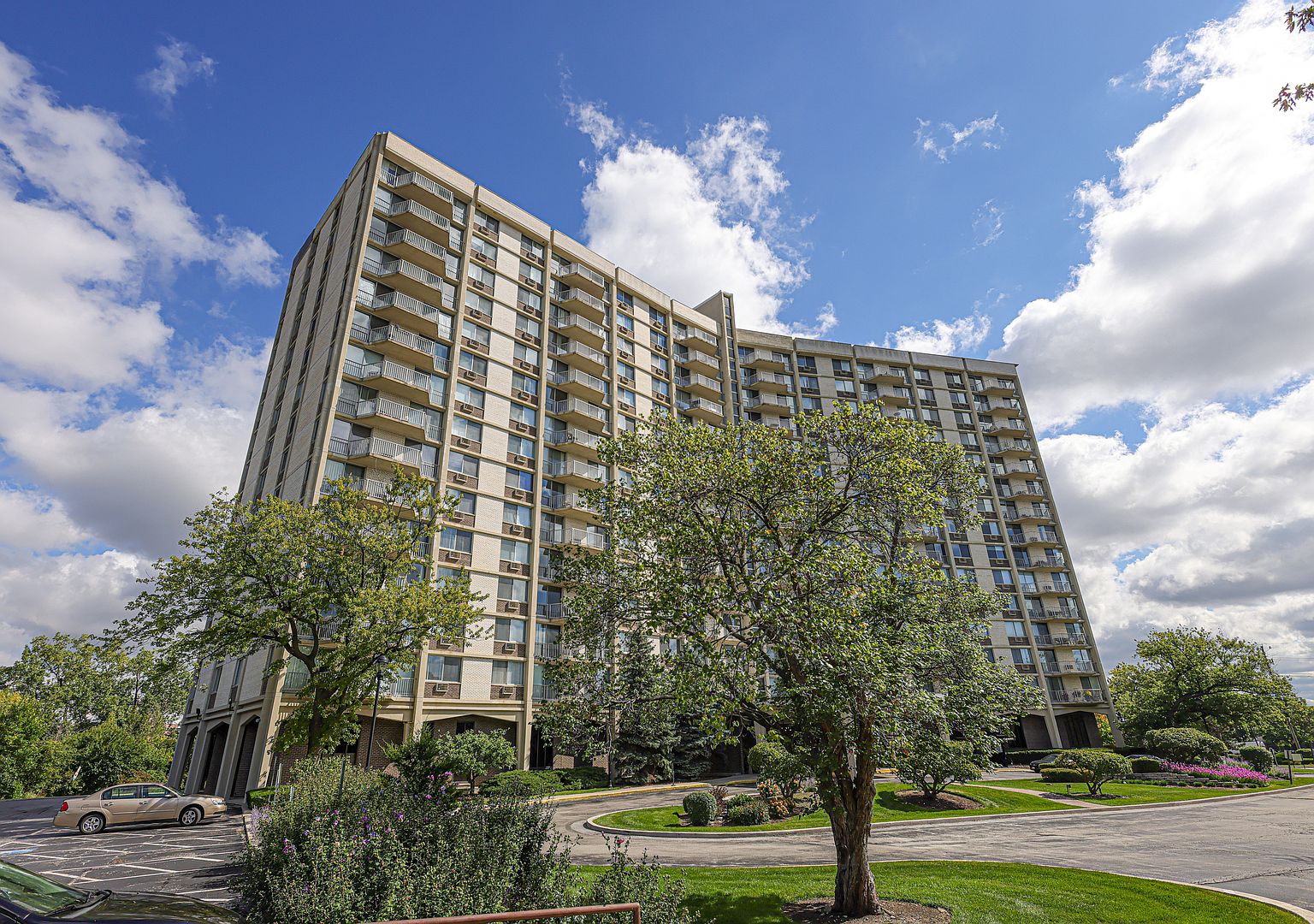 40 N Tower Rd APT 4B, Oak Brook, IL 60523 | Zillow