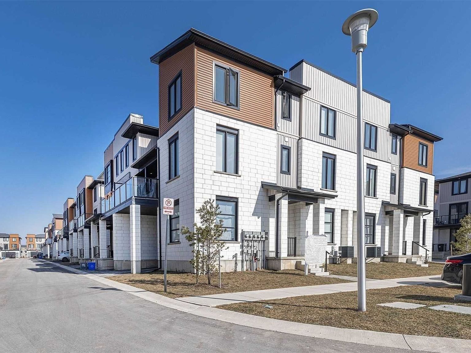 969 Battery Park, London, ON N6H 0J7 | Zillow