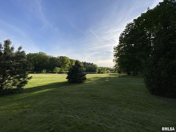 10 Lake Warren Dr, Monmouth, IL 61462 | Zillow