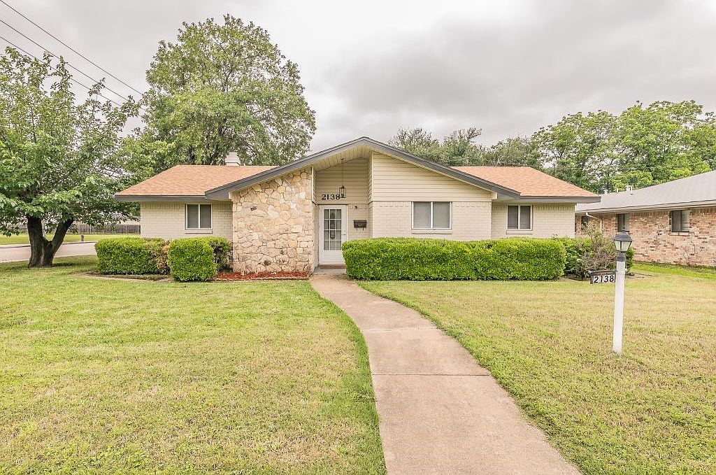 2138 Lemart St, Grand Prairie, TX 75051 | Zillow