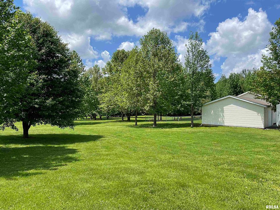 250 Honeysuckle Ln, Vienna, IL 62995 | Zillow