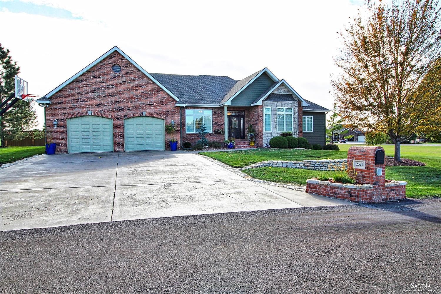 2524 Berwick Cir, Salina, KS 67401 | Zillow