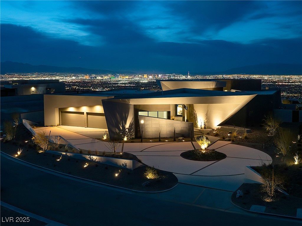 8 Chisel Crest Ct, Henderson, NV 89012 | MLS #2658098 | Zillow