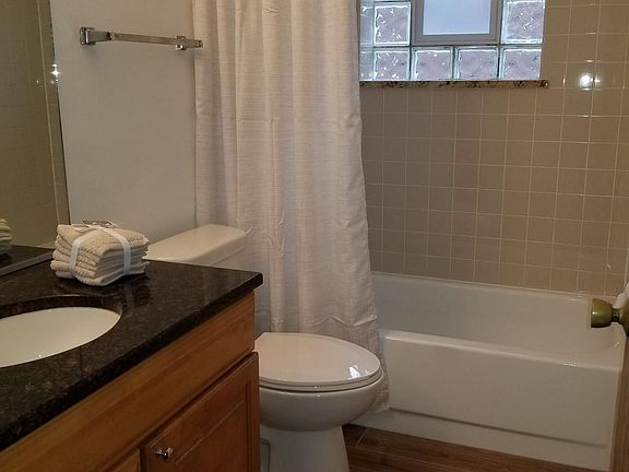 749 Lippert Ln #1E, Glendale Heights, IL 60139 | Zillow