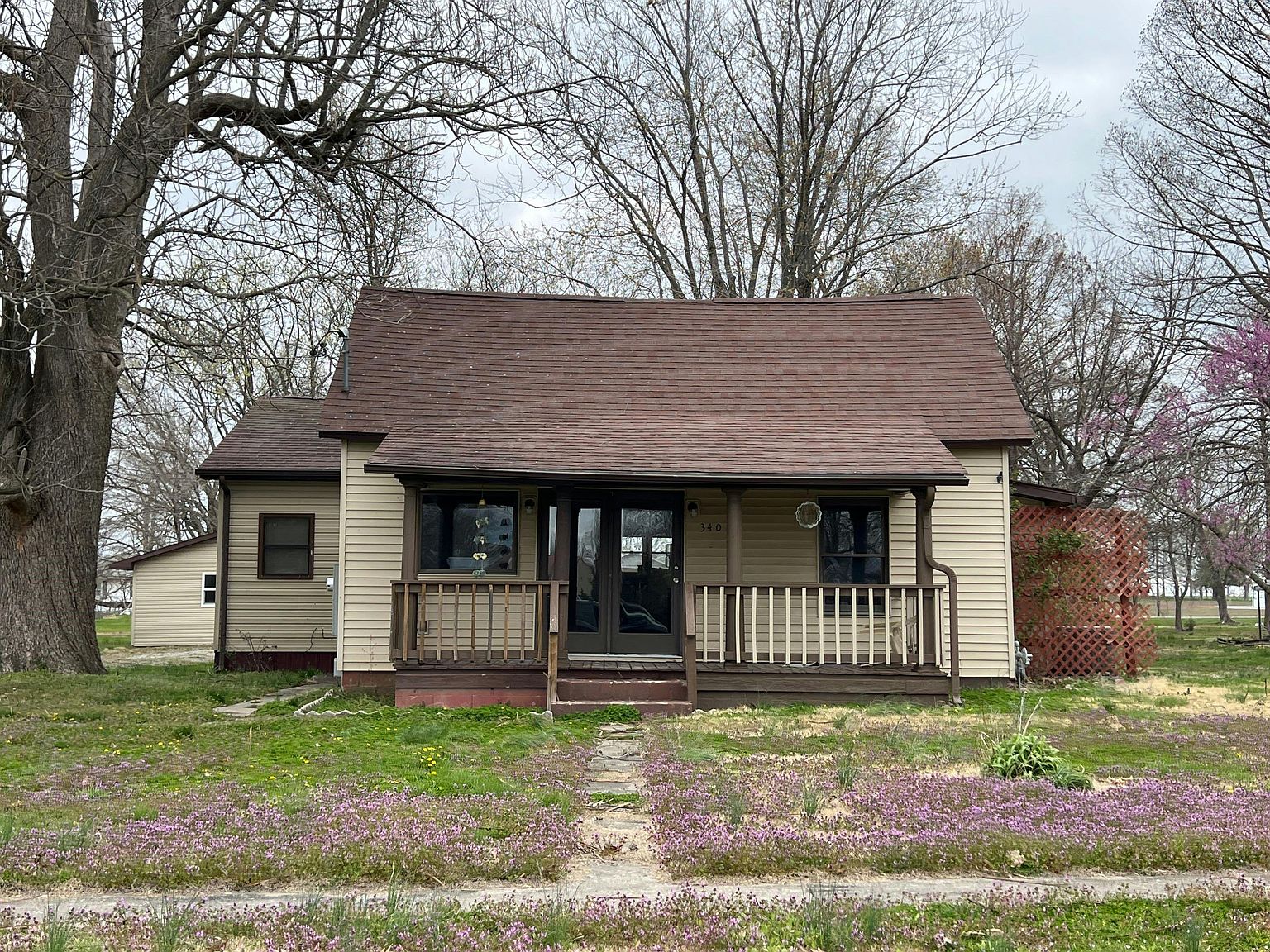 340 Cherry Ave, Vergennes, IL 62994 | Zillow