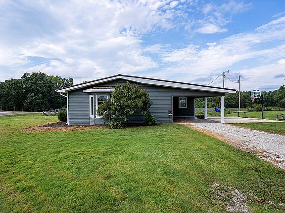 10470 South State Route 17, West Plains, MO 65775 | MLS #60251433 | Zillow