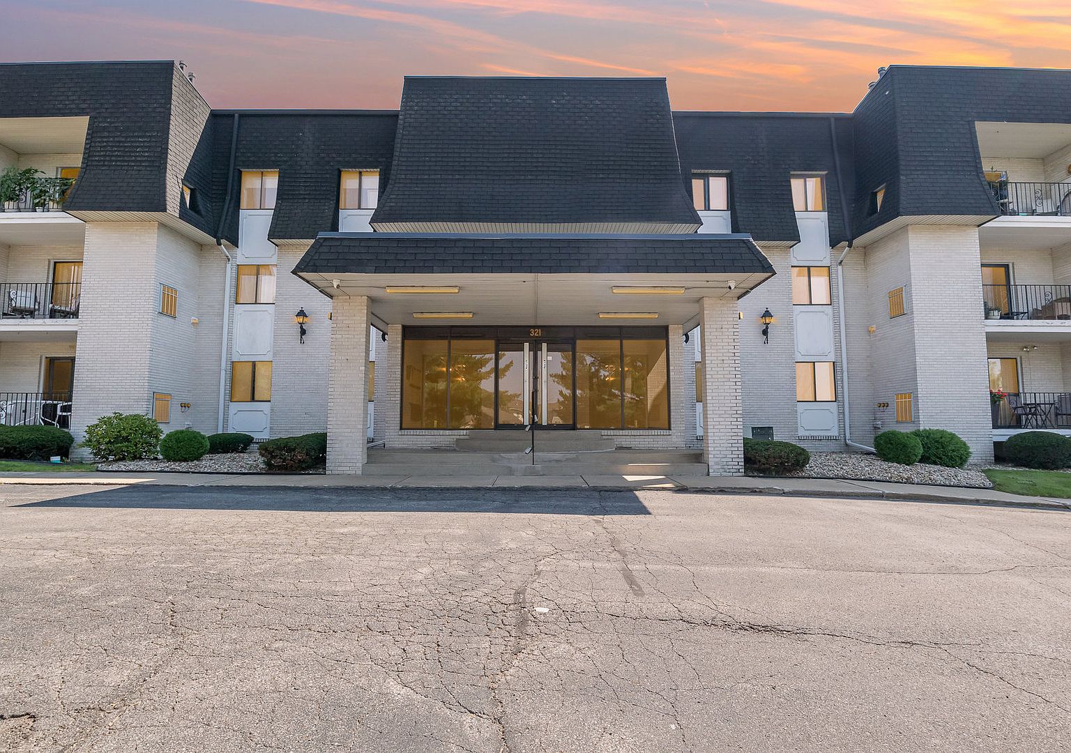 321 Deerpath Dr UNIT 209, Schererville, IN 46375 | Zillow