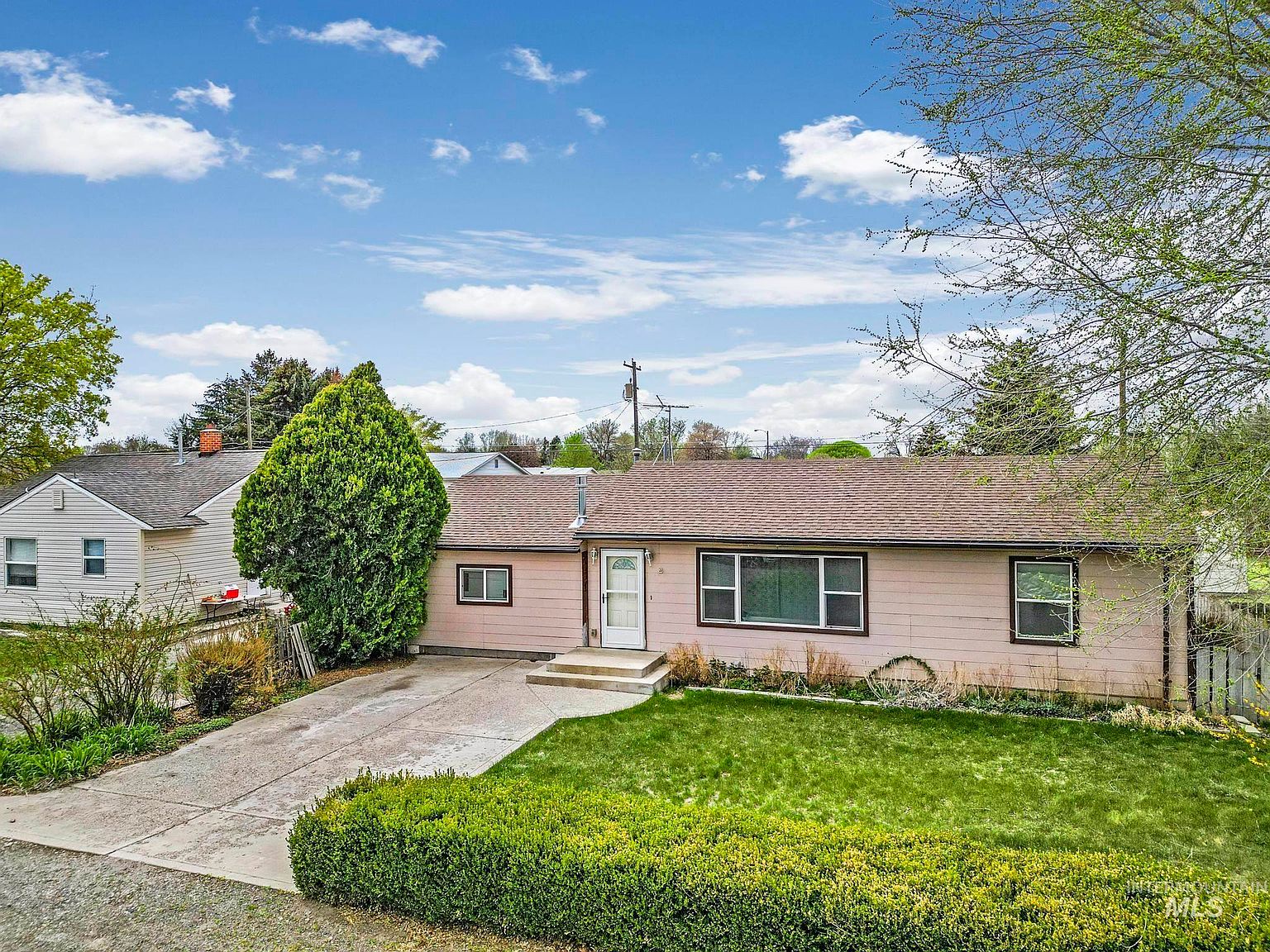 1221 Colorado St, Gooding, ID 83330 | Zillow