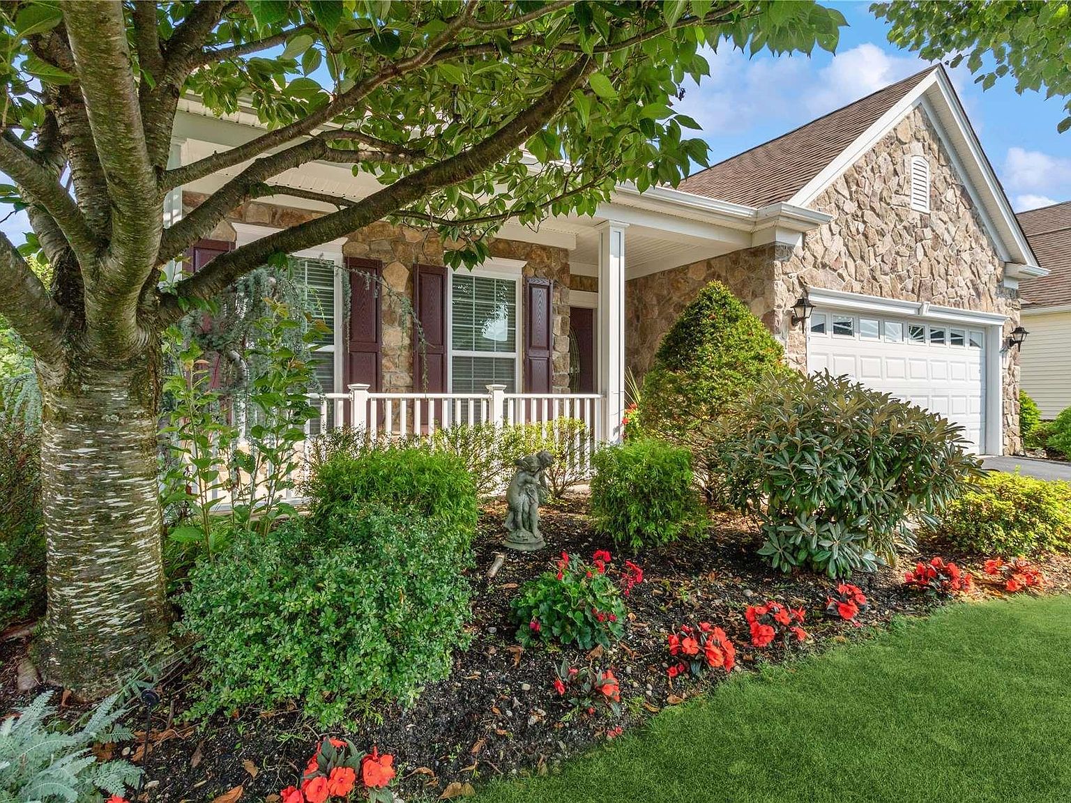 45 Louden Loop #45, Mount Sinai, NY 11766 | Zillow