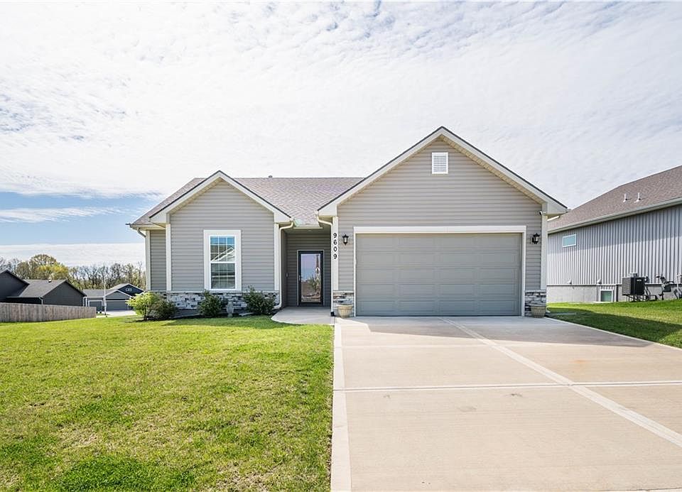 9609 N Lenox Pl, Kansas City, MO 64154 | Zillow