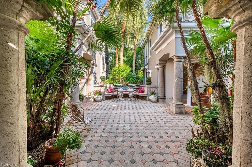 660 Via Mezner #4-401, Naples, FL 34108 | Zillow