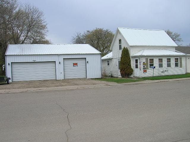 704 Oldham Ave, Manvel, ND 58256 | Zillow