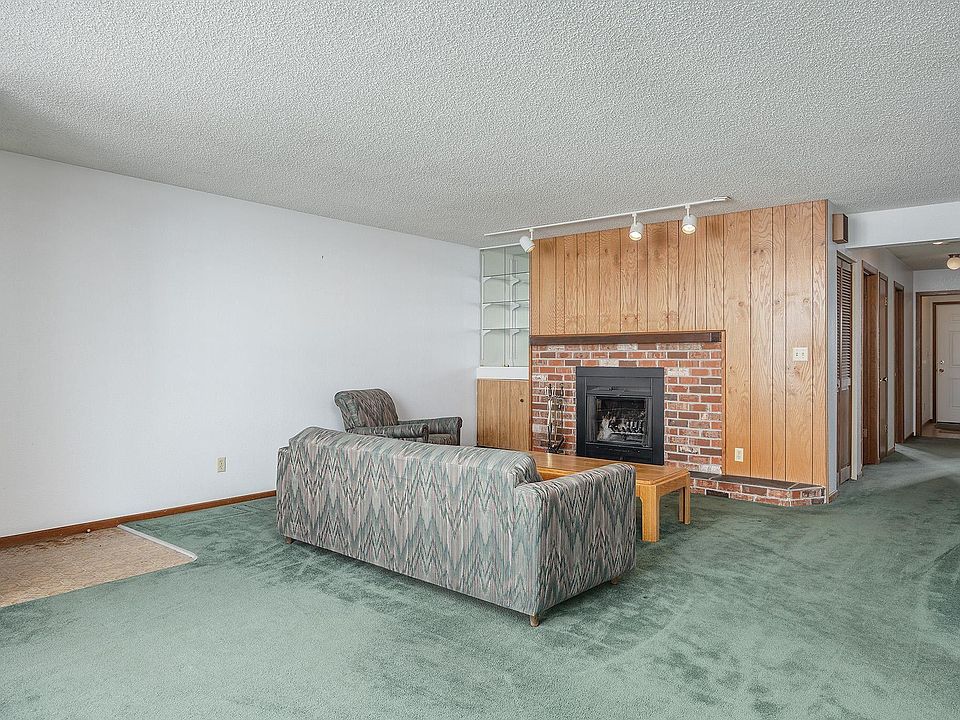 1601 Marika Rd APT 10, Fairbanks, AK 99709 | Zillow