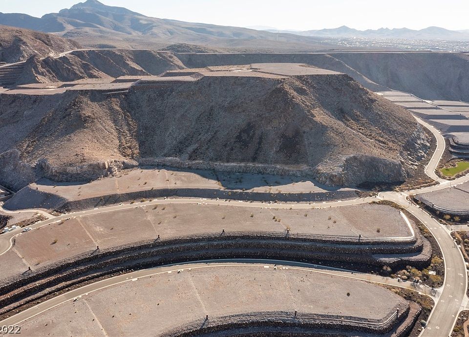 8 Chisel Crest Ct, Henderson, NV 89012 | MLS #2427372 | Zillow