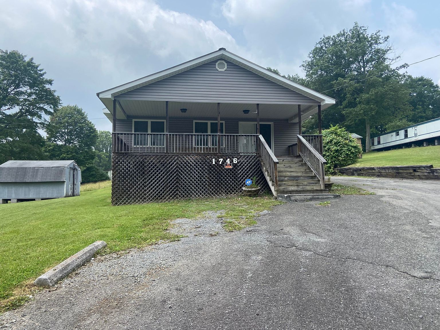 1746 Chestnut Knob Rd, Layland, WV 25864 | Zillow