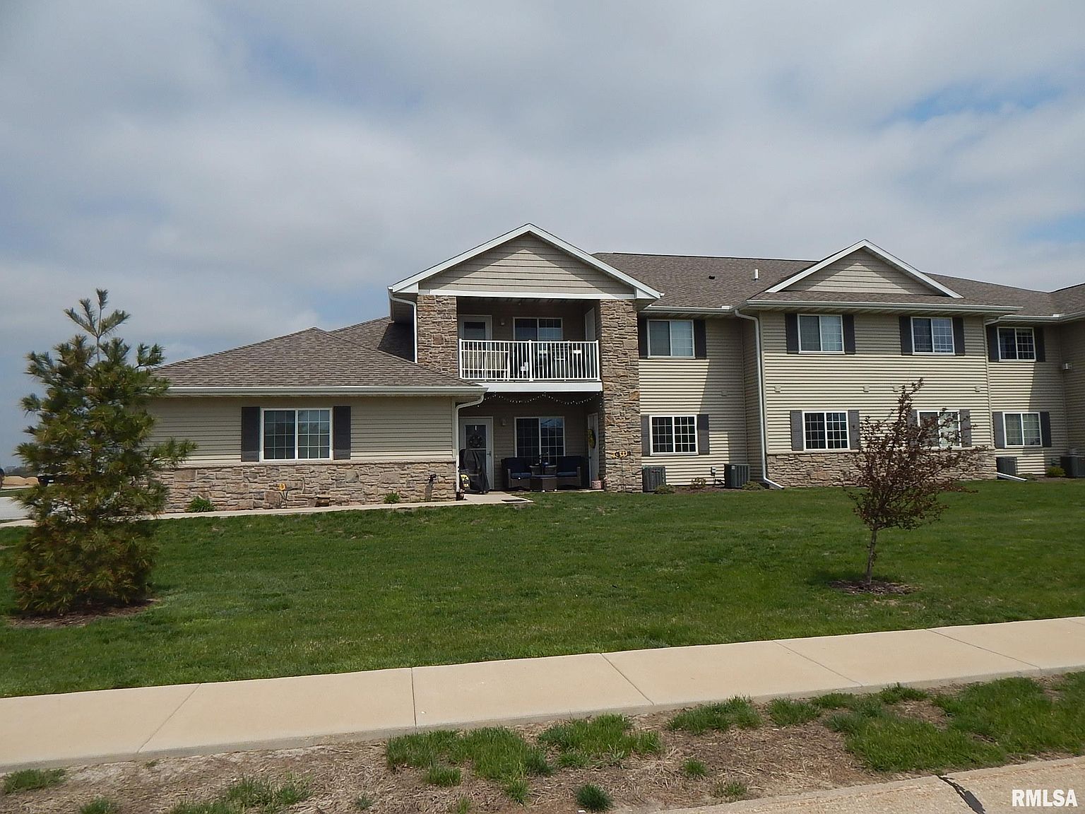 400 E Franklin St #202, Eldridge, IA 52748 | Zillow 400 E Franklin St #202, Eldridge, IA 52748 | Zillow