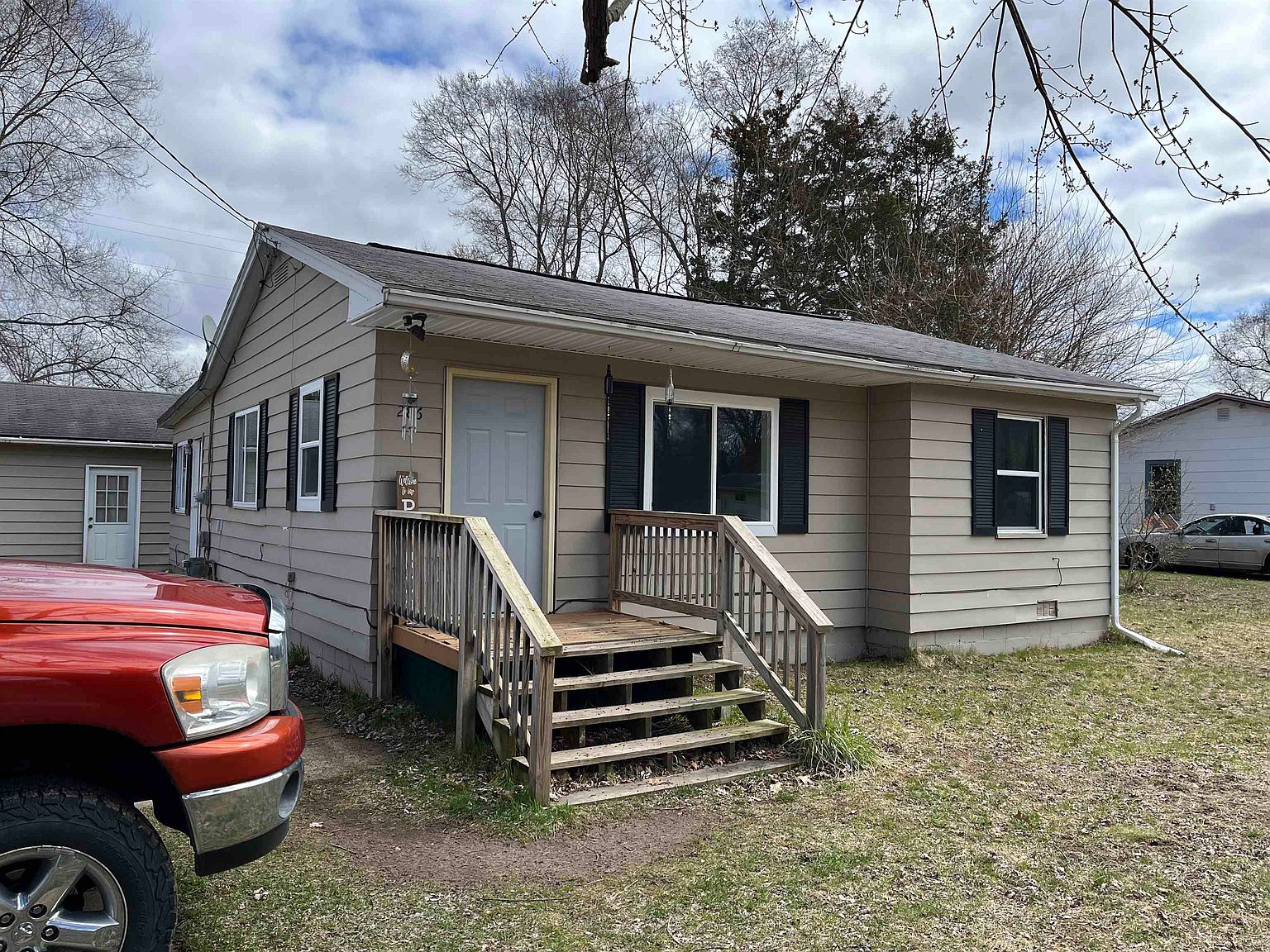 286 Orchard St, Montrose, MI 48457 | Zillow