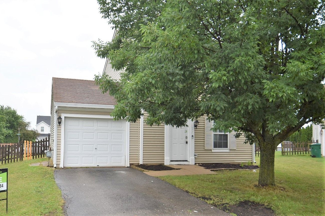 379 E Springwood Ct, Round Lake Beach, IL 60073 | Zillow