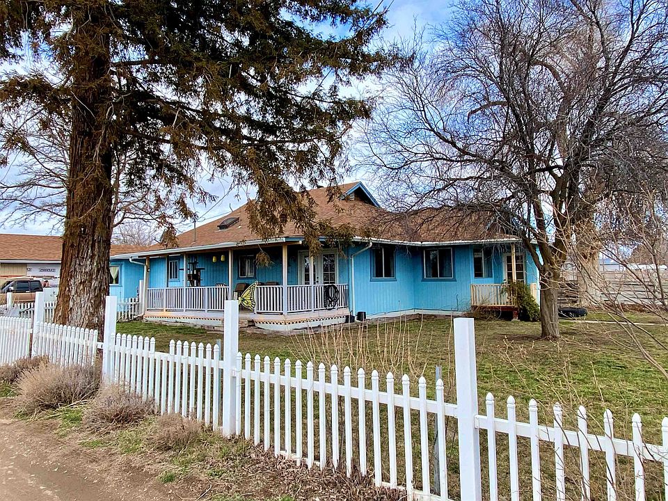 6509 Siskiyou Blvd, Grenada, CA 96038 | MLS #20230176 | Zillow