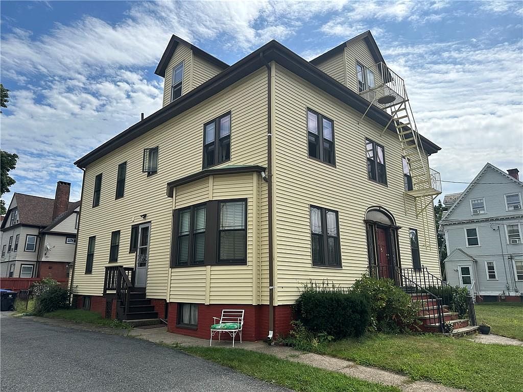 54 Grove St, Pawtucket, RI 02860 | MLS #1342968 | Zillow