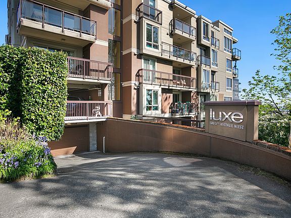 500 5th Ave W UNIT 704, Seattle, WA 98119 | Zillow